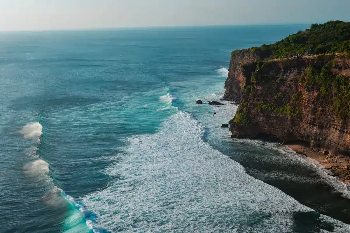 A Guide to Famous Surfable Big-Wave Beaches Around the World